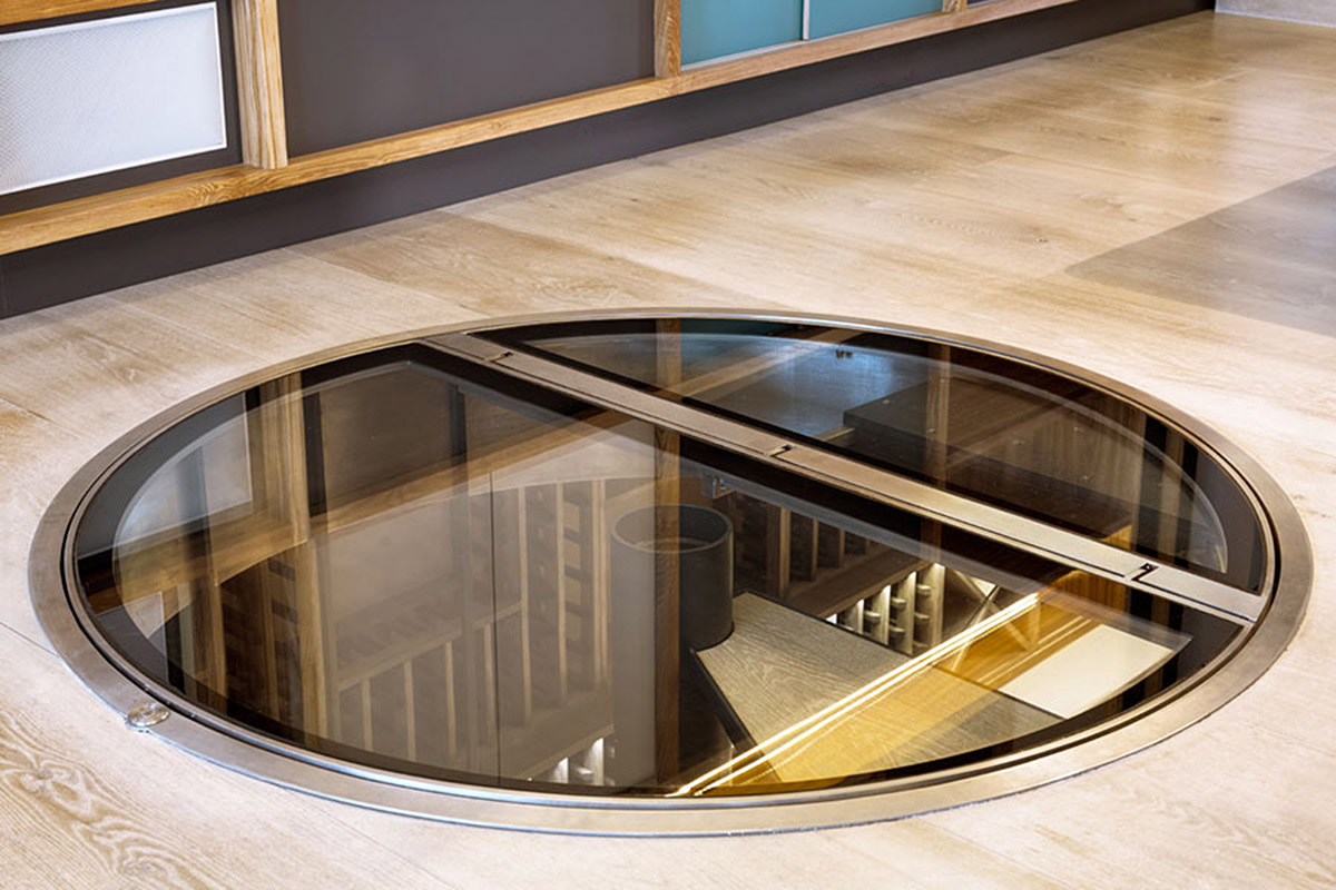 Hidden hatch staircase · millimetre