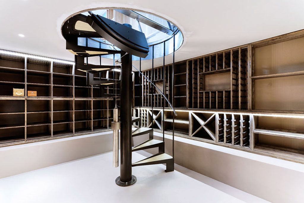 Hidden hatch staircase · millimetre