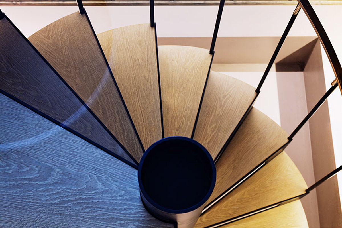 Hidden hatch staircase · millimetre